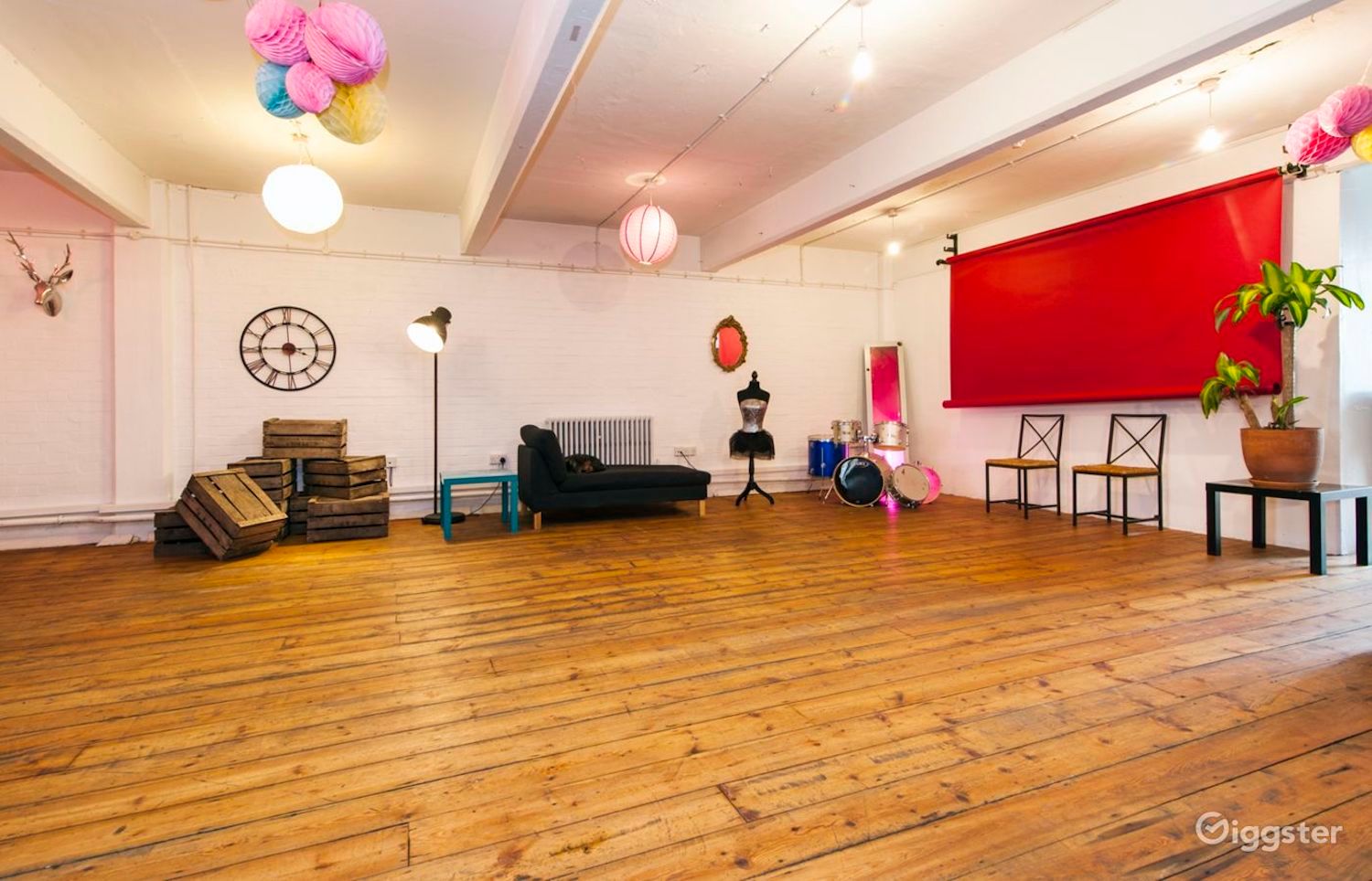 Cheap Filming Locations London: 10 Budget-Friendly Venues Under £70/hr